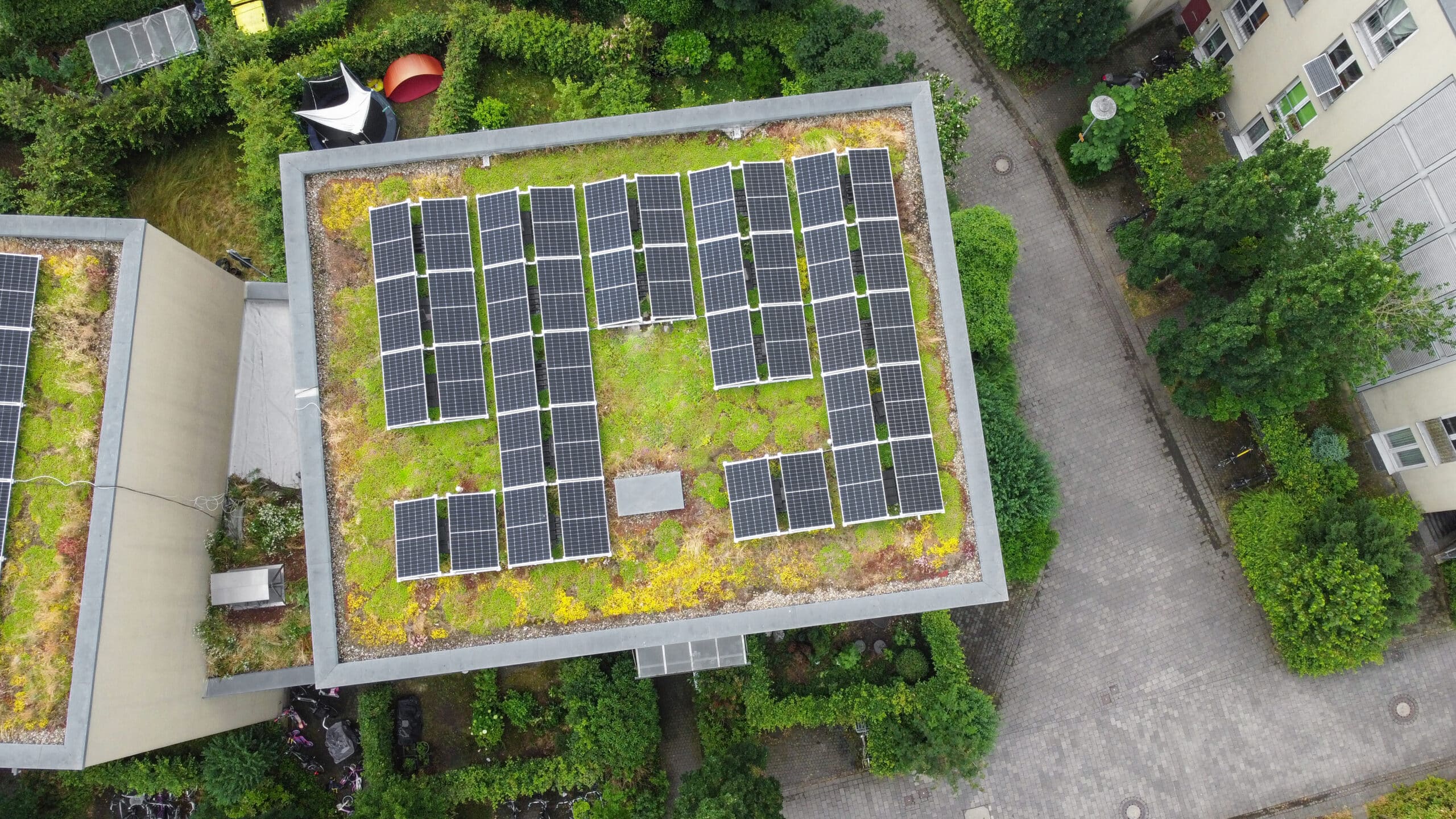 De totaaloplossing van Solarwatt voor de zakelijke markt